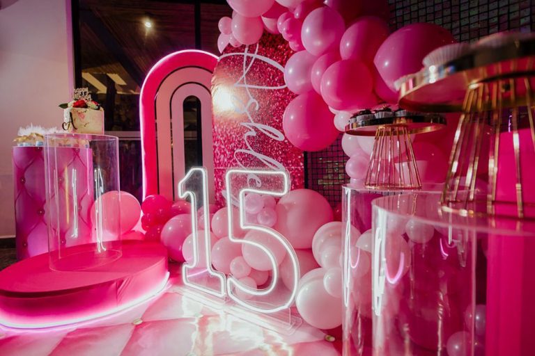 50+ Fun & Creative 15th Birthday Party Ideas for Girls - Best Status ...